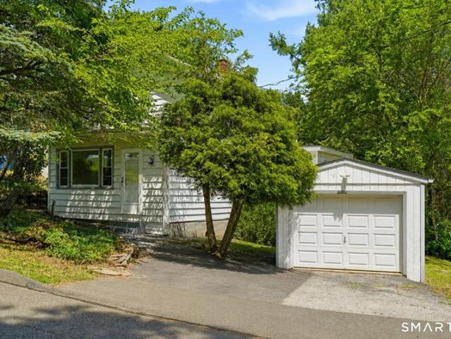 6 Beech St, Ansonia, CT 06401