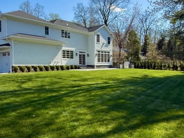 6 Benson Ct
