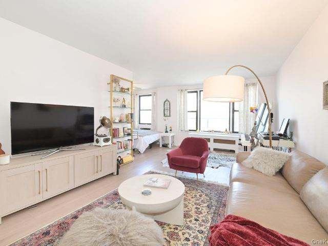 6 Birchwood Court 3A