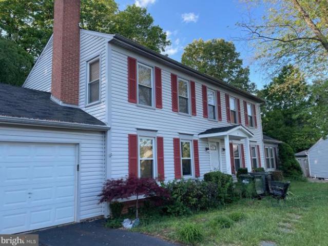 6 Blackbird Ct, Sterling, VA 20164