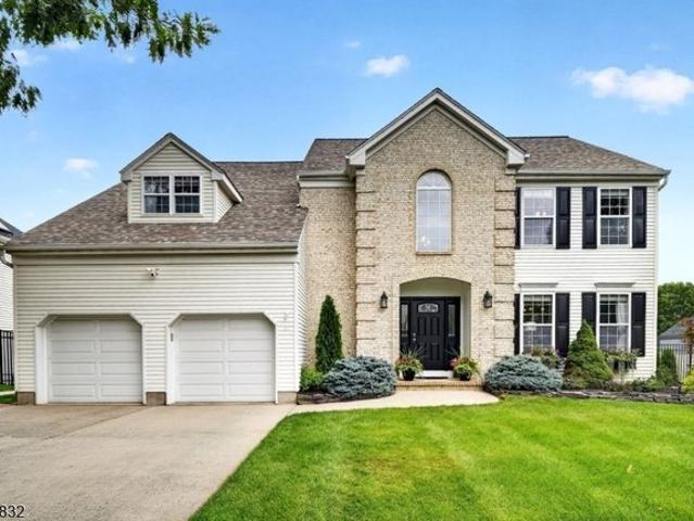 6 Bluebird Way, Raritan, NJ 08869