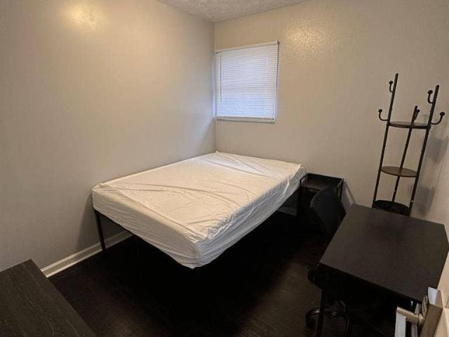 6 BR in Indianapolis