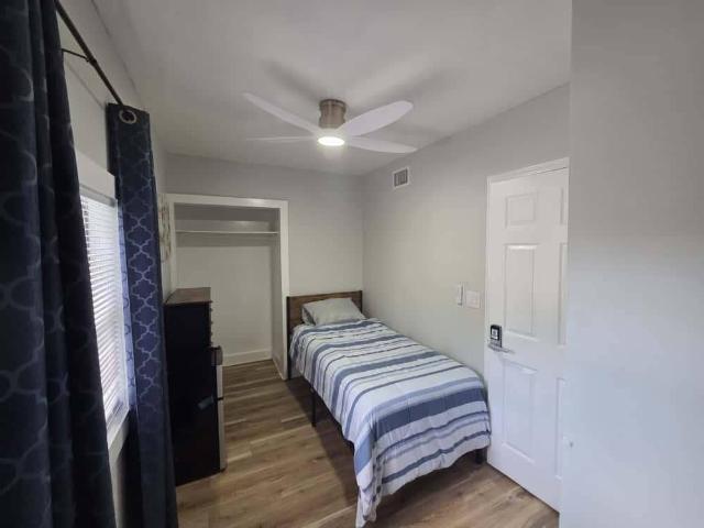 6 BR in Jacksonville