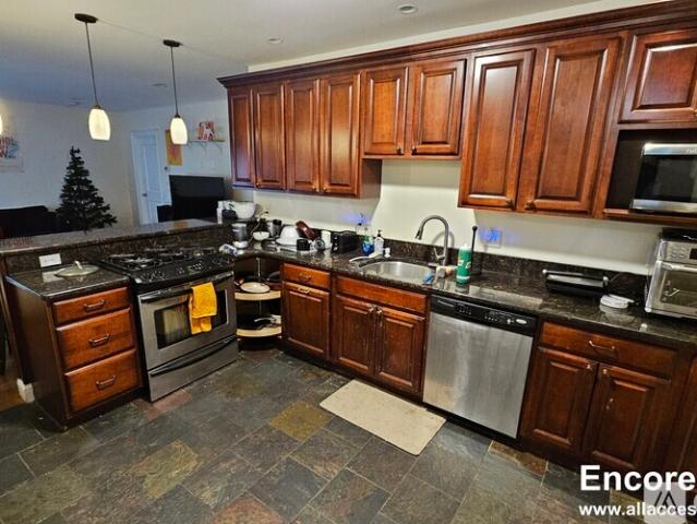 6 BR, 2.5 BA Apartment 44 Greycliff Rd, Unit 1, Boston, MA 02135