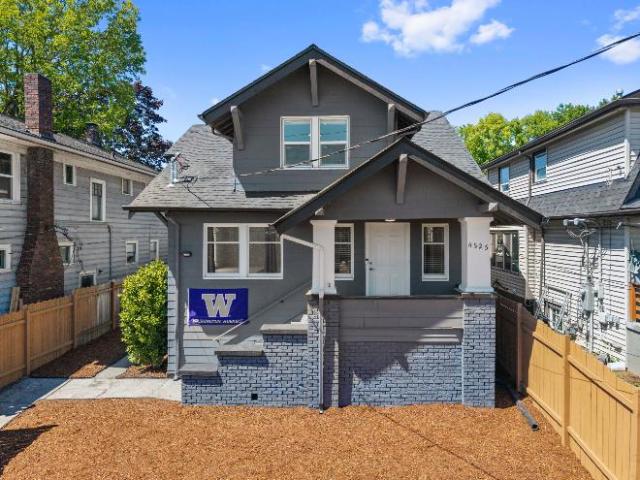 6 Br, 2 bath, Condo 4525 5th Ave NE
