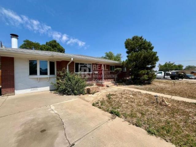 6 Br, 2 bath, Single Family 1641 W 82nd Pl