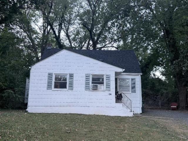 6 Br, 2 bath, Single Family 114 S Lee St