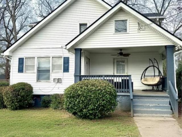 6 Br, 2 bath, Single Family 132 Leslie St SE