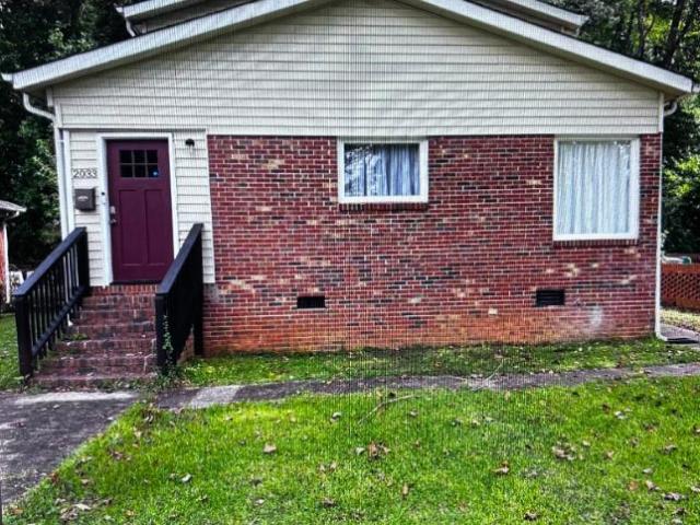 6 Br, 2 bath, Single Family 2033 Garnette Place