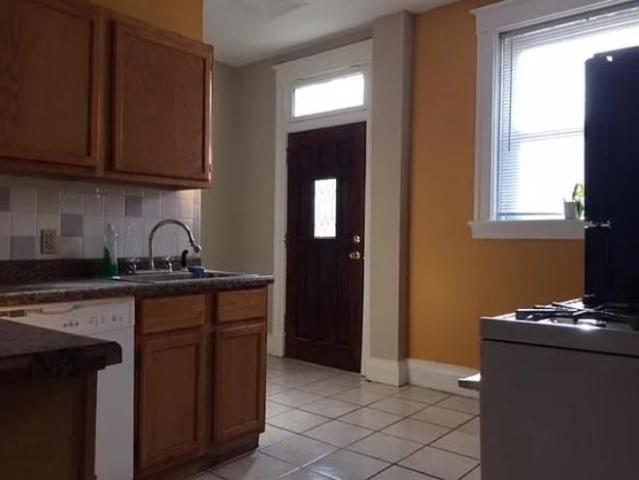 6 Br, 2 bath, Single Family 2357 Stratford