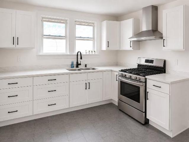 6 Br, 2 bath, Single Family 352 Jackson Street
