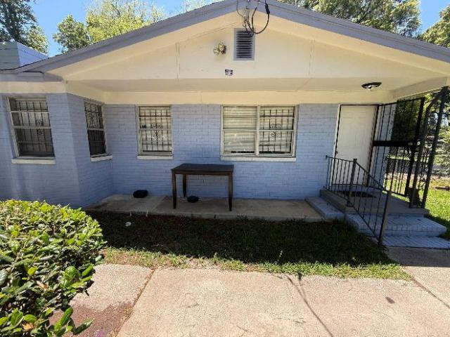6 Br, 2 bath, Single Family 3126 Martha St