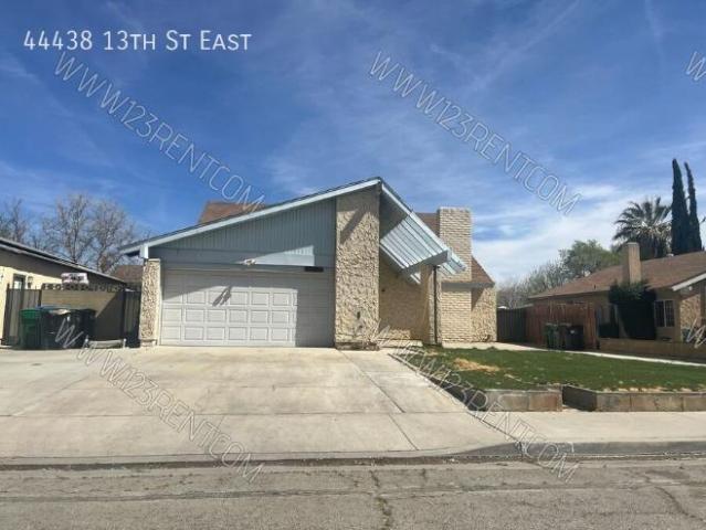 6 Br, 2 bath, Single Family 44438 13th St East