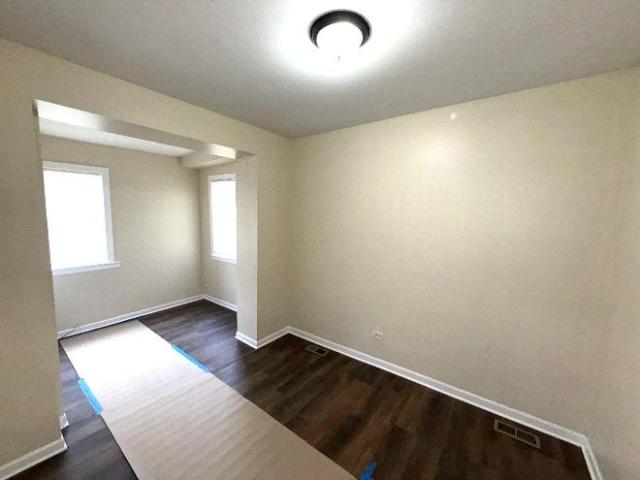 6 Br, 2 bath, Single Family 7423 S St Lawrence Ave