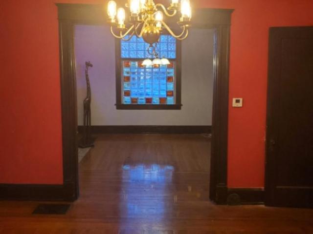 6 Br, 2 bath, Single Family 907 Lexington Ave