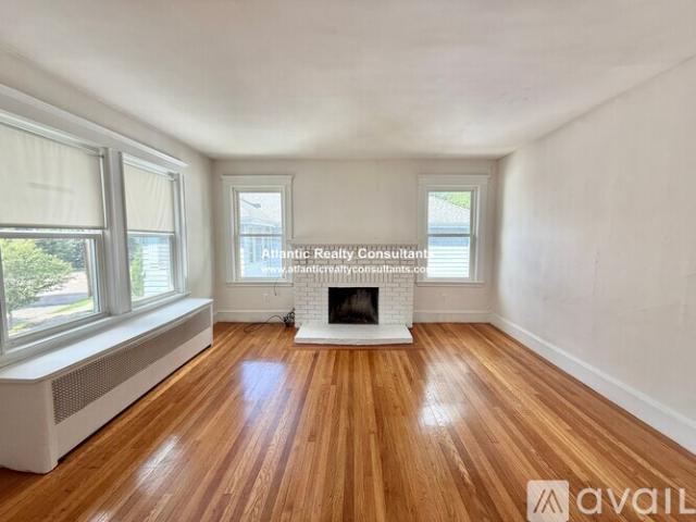 6 BR, 2 BA Apartment 14 Hammondswood Rd, Unit 2, Newton, MA 02467