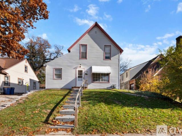 6 BR, 2 BA Apartment 1236 Underwood Ave SE, Grand Rapids, MI 49506