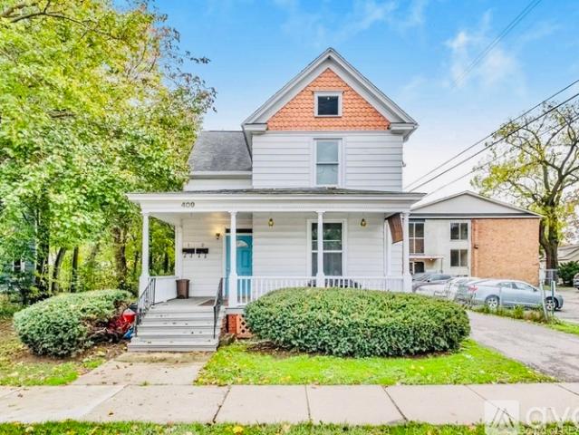 6 BR, 2 BA Apartment 409 Washtenaw Avenue, Unit Rooms Rental, Ypsilanti, MI 48197