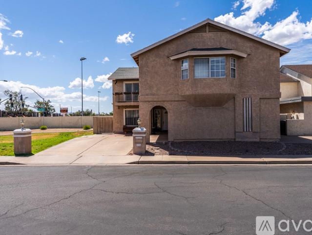 6 BR, 3.5 BA Apartment 1950 S Saguaro Cir, Unit Room 2, Mesa, AZ 85202