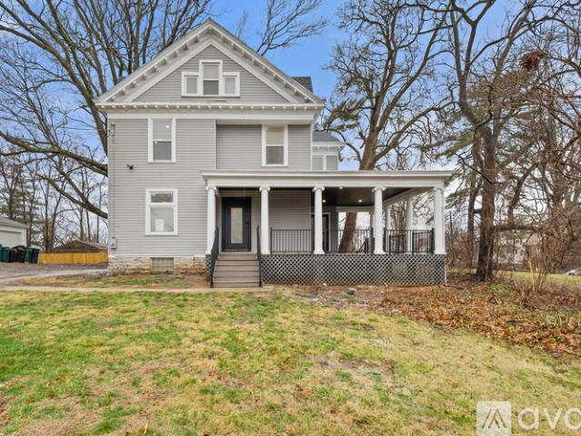 6 BR, 3.5 BA Apartment 2978 Wardall Ave, Cincinnati, OH 45211