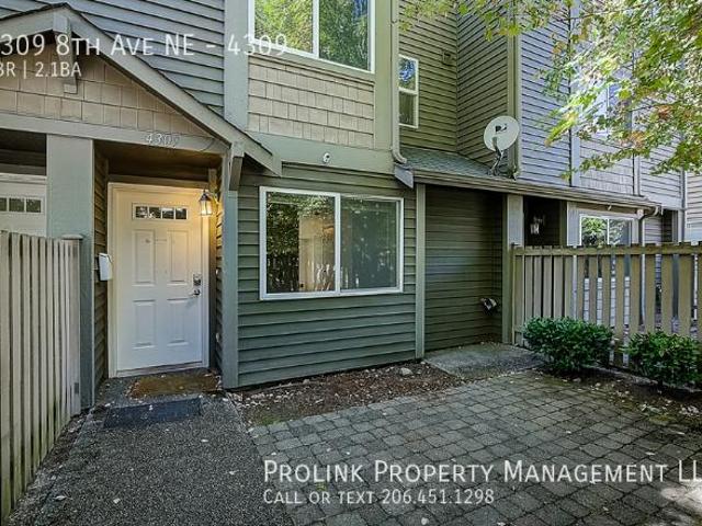 6 Br, 3 bath, Townhouse/Brownstone/RowHouse 4309 8th Ave NE