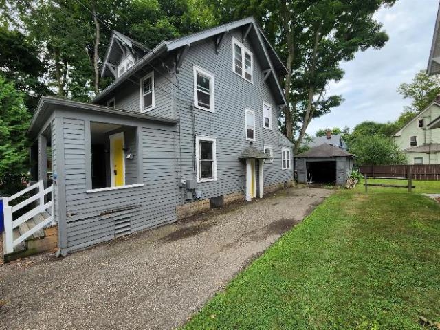 6 Br, 3 bath, Apartment 114 Linden Road