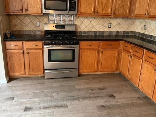 6 Br, 3 bath, Single Family 21910 Willow Downs Dr