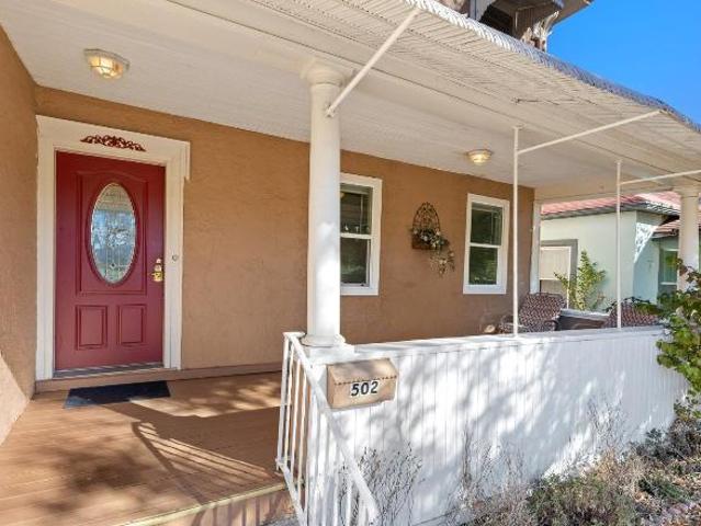 6 Br, 3 bath, Single Family 502 E Boulder St