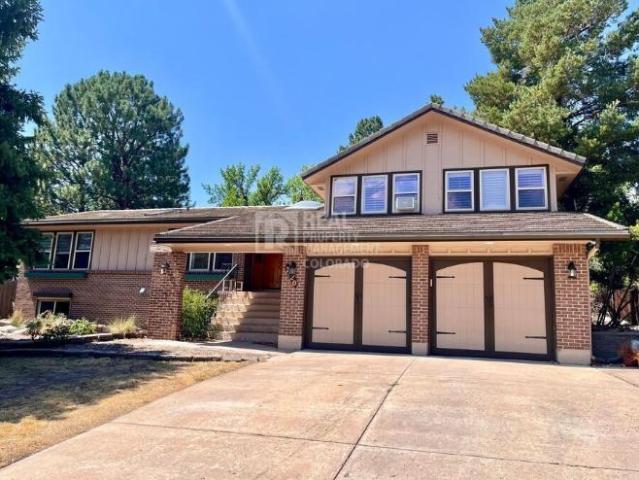 6 Br, 3 bath, Single Family 7120 Delmonico Dr