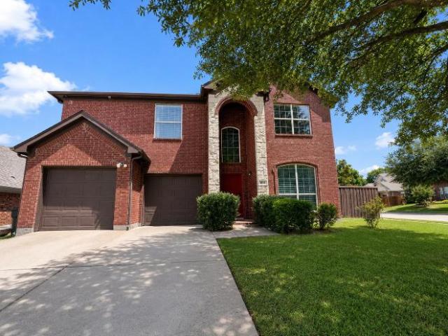 6 Br, 3 bath, Single Family 814 Honey Hill Dr