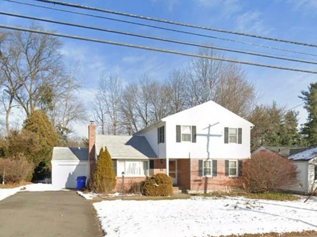 6 BR, 3 BA Apartment 114 Haynes Rd, West Hartford, CT 06117