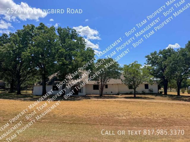 6 BR, 3 BA Apartment 2524 Mockingbird Road, Burleson, TX 76028