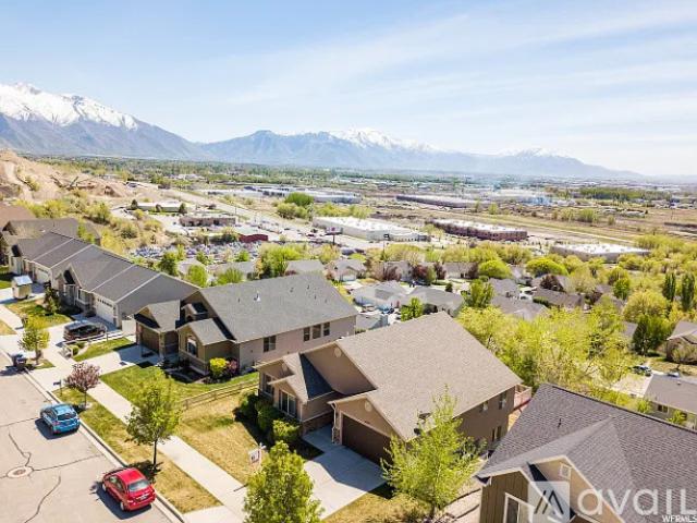 6 BR, 3 BA Apartment 2304 Alaska Avenue, Provo, UT 84606
