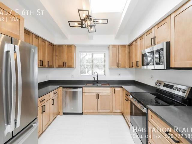 6 BR, 3 BA Apartment 5457 E 6th St, Tucson, AZ 85711