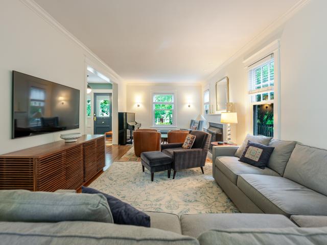6 BR, 4.5 BA Apartment 3906 Ingomar St NW, Washington, DC 20015