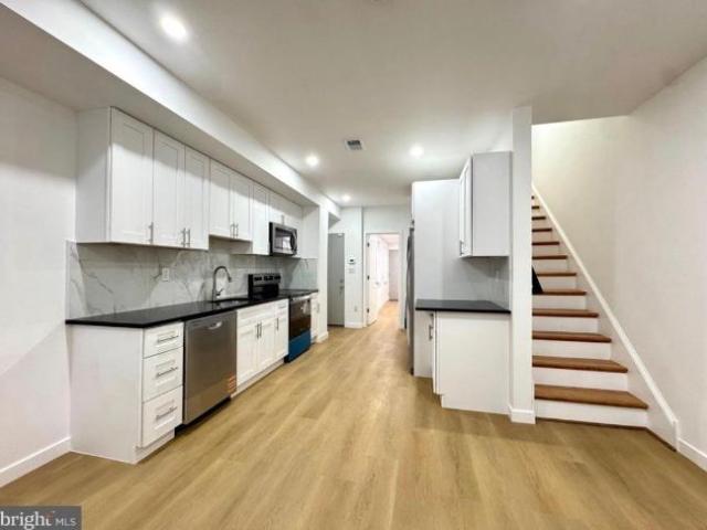 6 Br, 4 bath, Townhouse/Brownstone/RowHouse 3629 Warren St