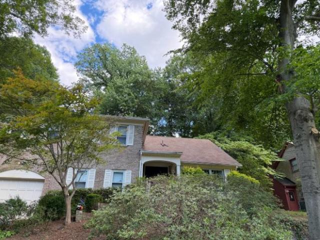 6 Br, 4 bath, Single Family 2123 Edgewater Parkway