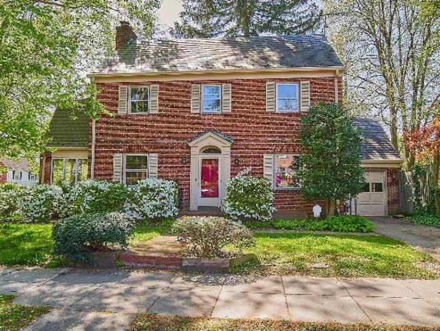 6 Br, 4 bath, Single Family 4222 46th St NW