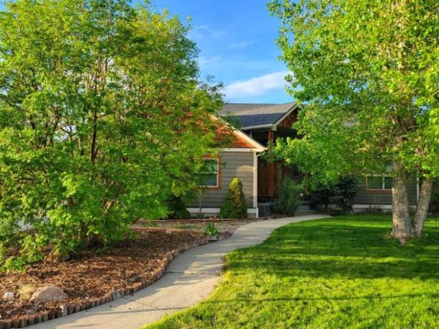 6 Br, 4 bath, Single Family 75 E Katina Ct