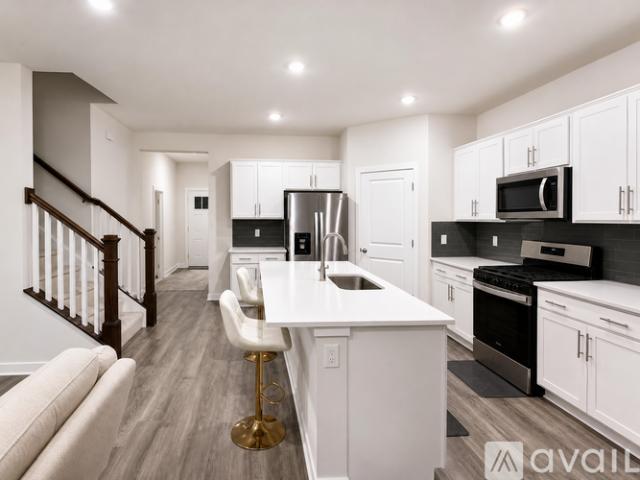6 BR, 4 BA Apartment 11890 Acton Park Place, Waldorf, MD 20601
