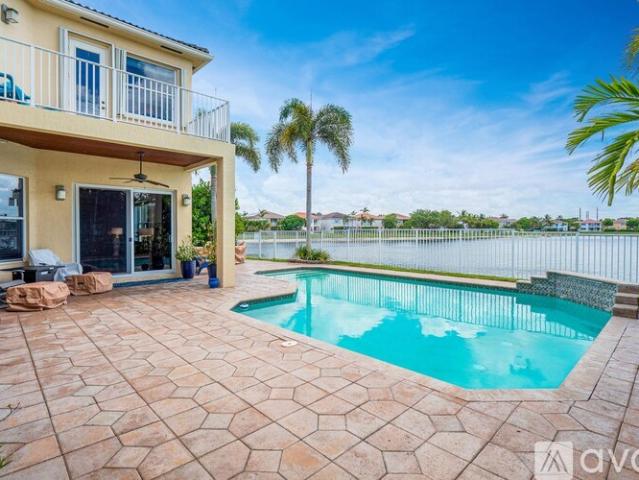 6 BR, 4 BA Apartment 1236 Bay View Way, West Palm Beach, FL 33414