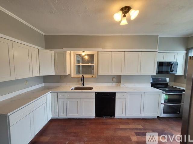 6 BR, 4 BA Apartment 4738 Friendship Avenue, Pittsburgh, PA 15224
