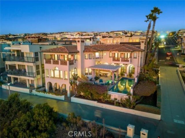 6 Br, 5 bath, Single Family 1500 North The Strand
