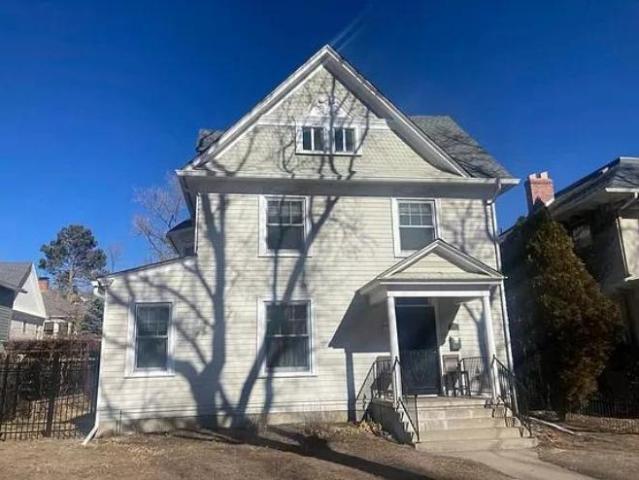6 Br, 5 bath, Single Family 110 E Caramillo St