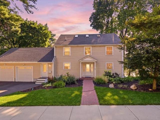 6 Br, 5 bath, Single Family 24 Fairfield St