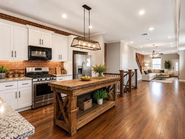 6 Br, 5 bath, Single Family 3230 W Berks St