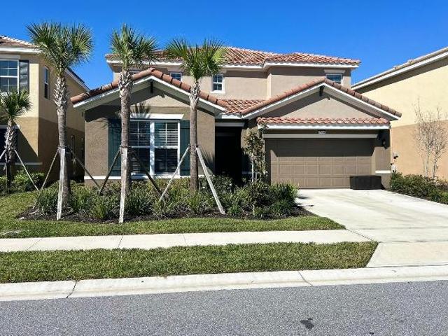 6 Br, 5 bath, Single Family 7604 Oakmoss Loop