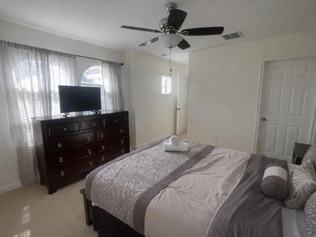 6 BR, 5 BA in Watersong