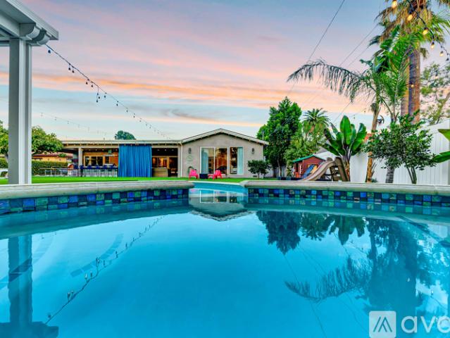 6 BR, 6.5 BA Apartment 5817 Ranchito Ave, Los Angeles, CA 91401