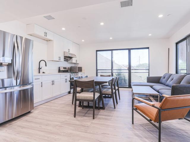 6 BR, 6 BA Apartment 3679 Halldale Avenue Unit F, Los Angeles, CA 90018